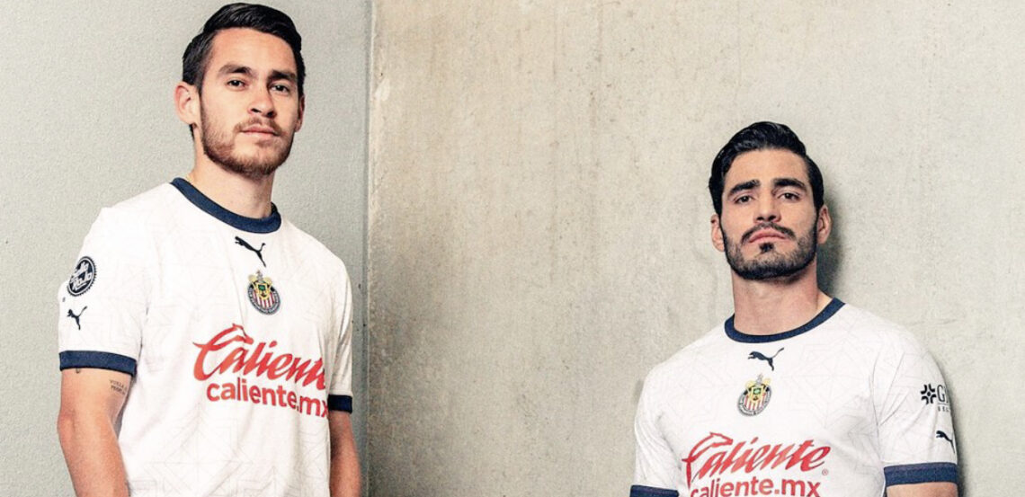 Chivas presenta su uniforme de visitante de cara al Apertura 2022 ...